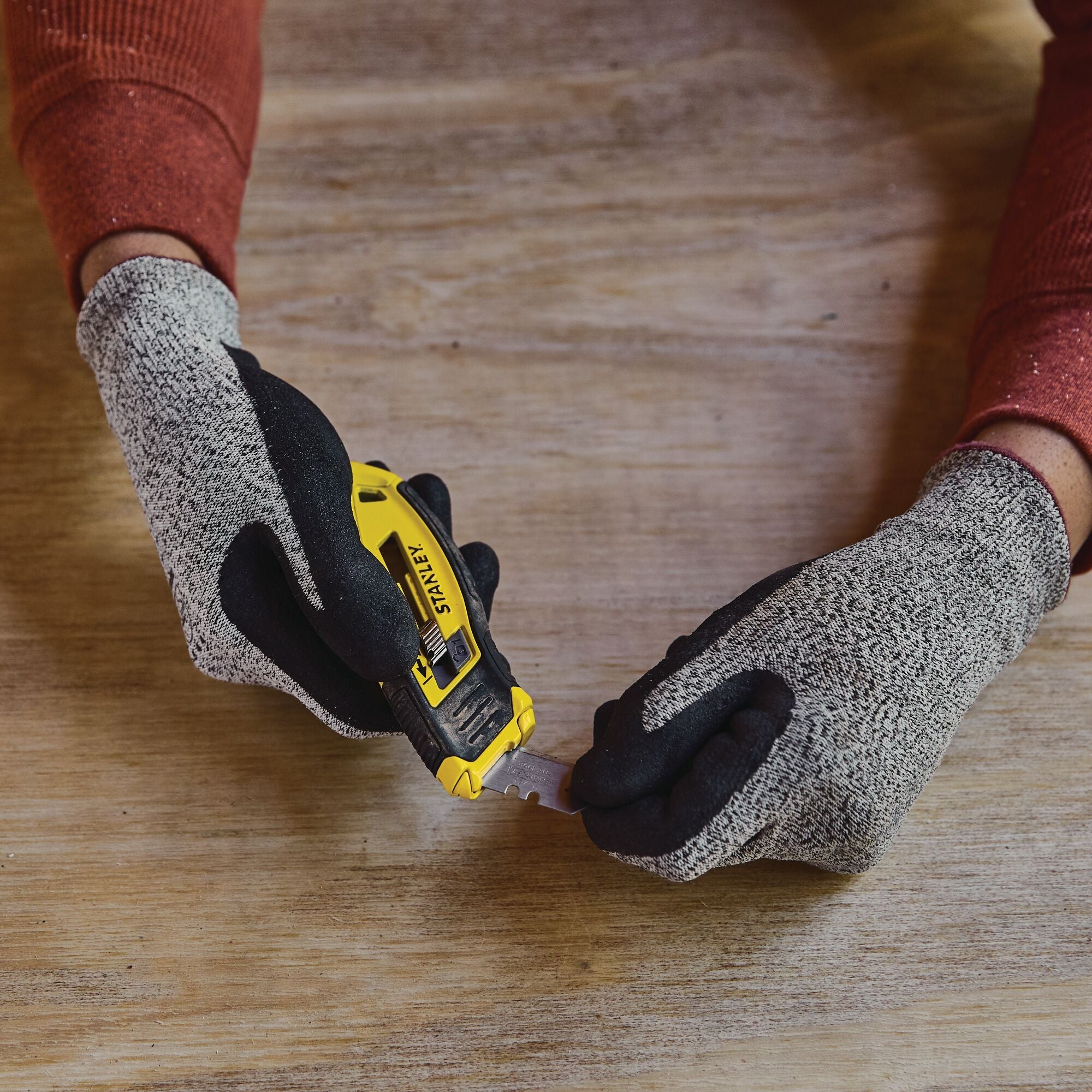 STANLEY CONTROL-GRIP Retractable Utility Knife